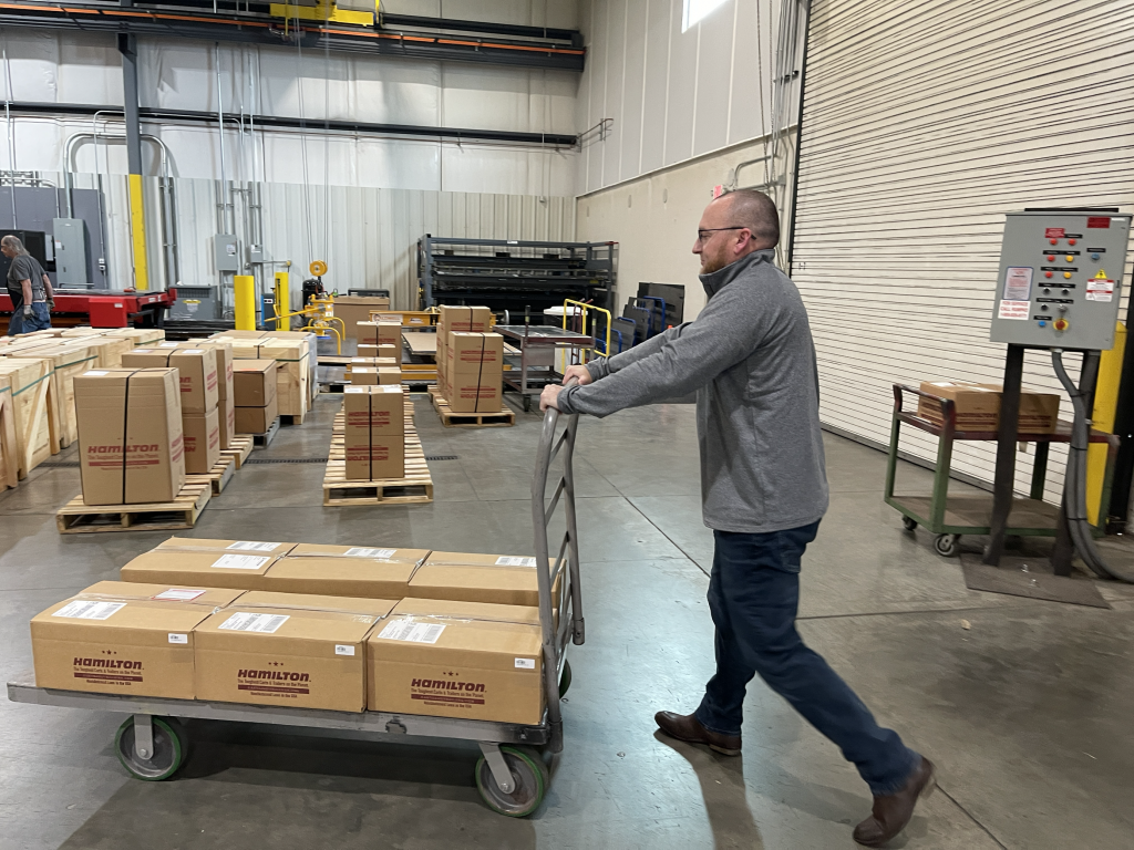 10 Ergonomic Pitfalls in Material Handling—And How to Fix Them ...
